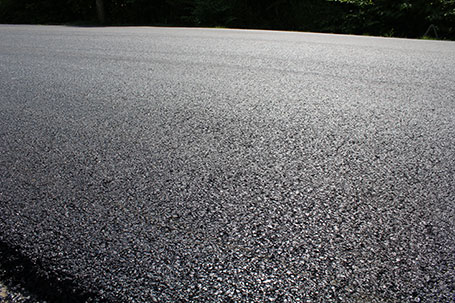 Asphalte rue, route et autoroute à Delson